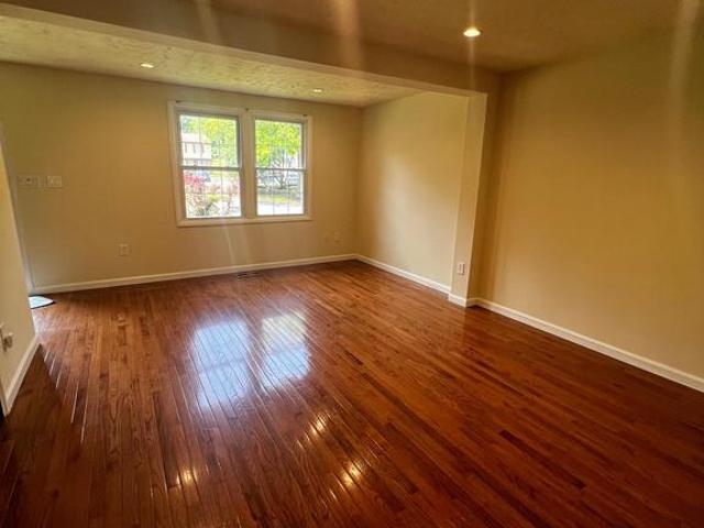 18645 Cross Country Lane
