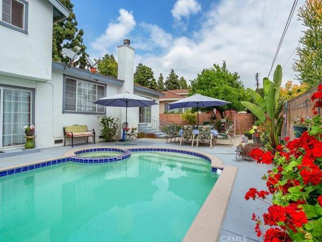18646 Superior St, Northridge, CA 91324