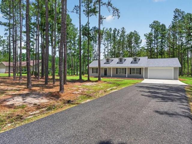 1864 N Clough Bay Rd, Waycross, GA 31503