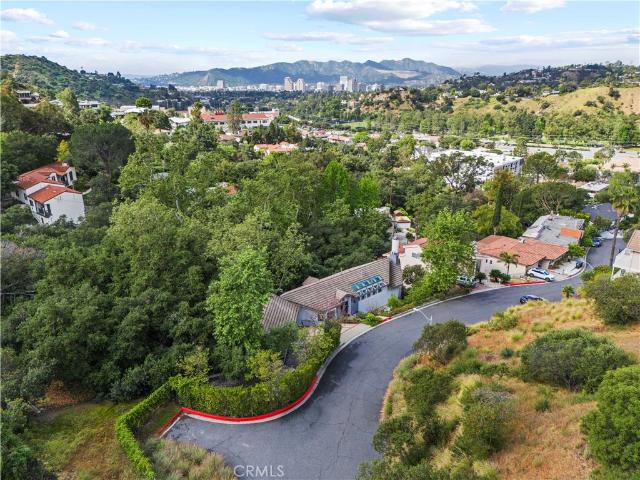 1864 Arvin Dr, Glendale, CA 91208 | MLS #SR26076 | Compass