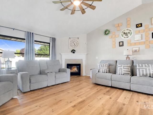 1864 Canyon Trail Way
