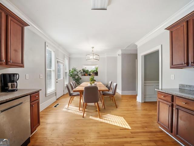 1864 La Mesa Lane
