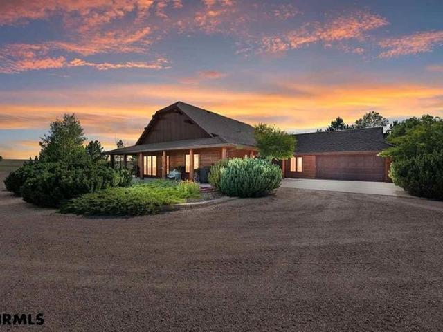 1864 Road 13 W, Bushnell, NE 69128