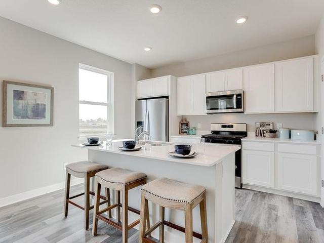 1864 Shasta Dr, Shakopee, MN 55379