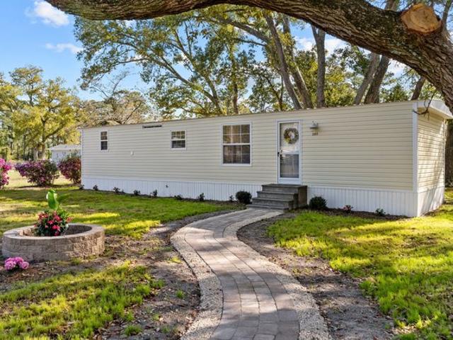 1864 W Long Acres Dr SW, Ocean Isle Beach, NC 28469