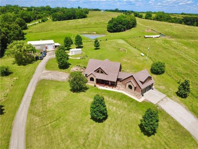 18657 W 240th Ave, Bethany, MO 64424