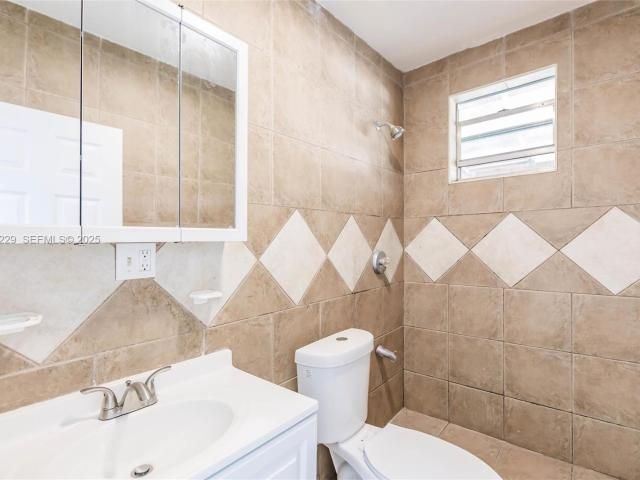 1865 NW 16th St, Miami, FL 33125 | MLS #A11731