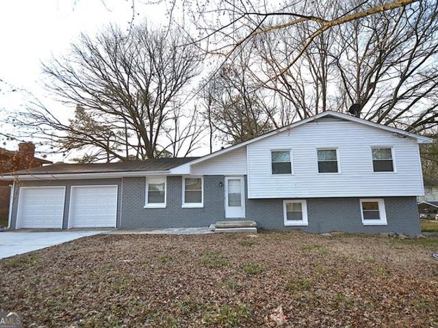 1865 Oxford Dr, Morrow, GA 30260