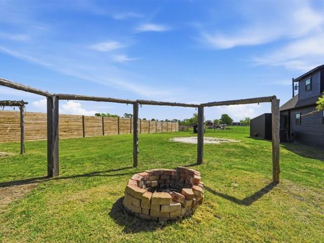 1865 Old Denton Hwy, Decatur, TX 76234