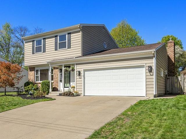1865 Ridgemoor Dr SE, Grand Rapids, MI 49506