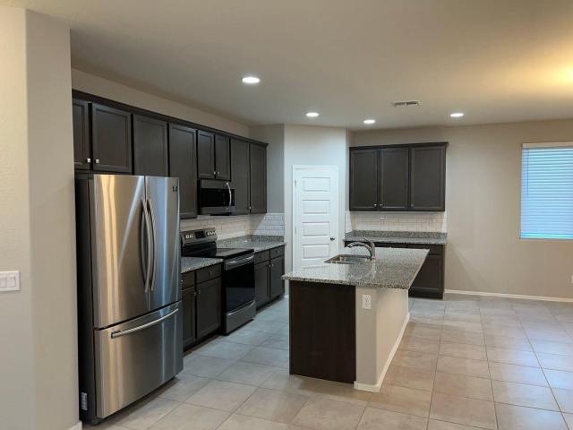 18660 W Robin Lane