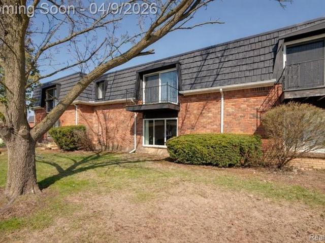 1866 Colonial Village Way Apt 1, Waterford Township, MI 48328
