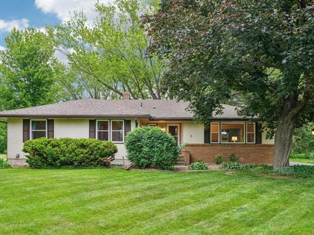 1866 Sterling Ave N, Maplewood, MN 55109