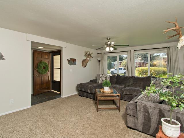 1867 Clovercrest St, Enumclaw, WA 98022 | Compass