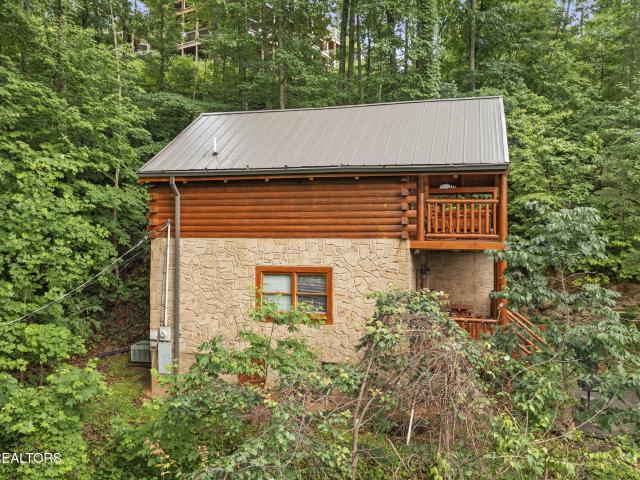 1868 Orchard Dr