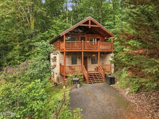 1868 Orchard Dr, Sevierville, TN 37876