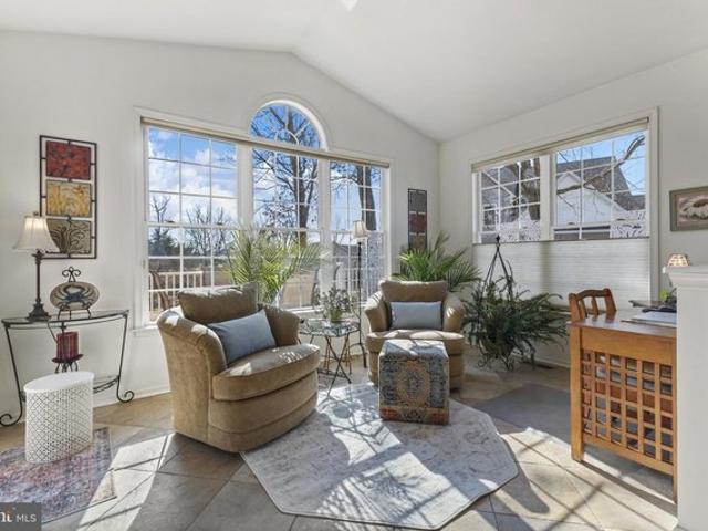 1868 Roberta Dr, Chester, MD 21619