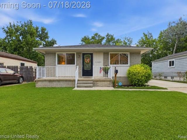 18691 Kinloch, Redford, MI 48240
