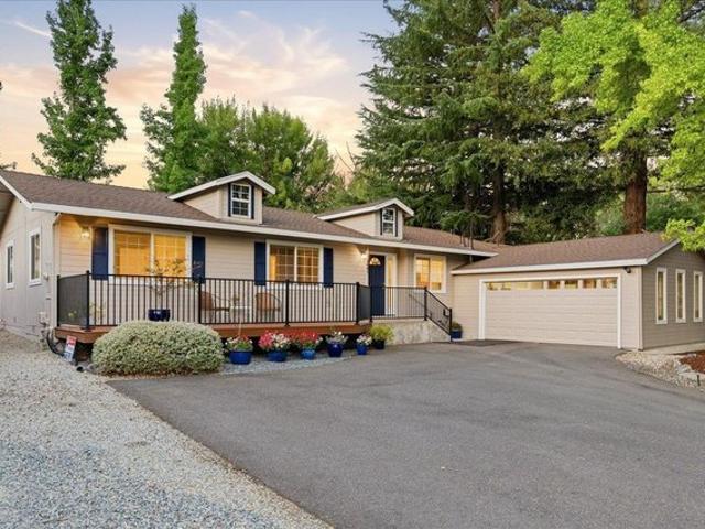 18691 Lake Forest Dr, Penn Valley, CA 95946