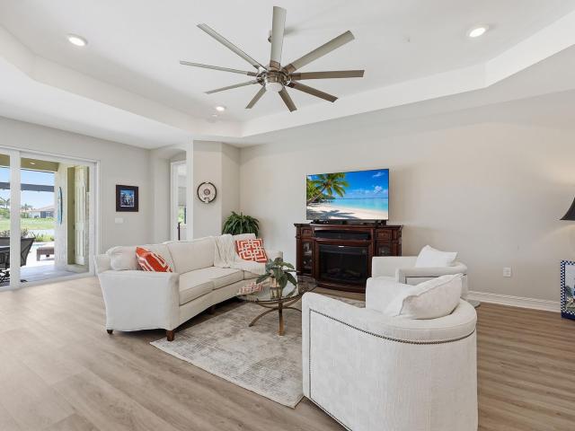 18699 Ensenada Drive, Naples, US, FL