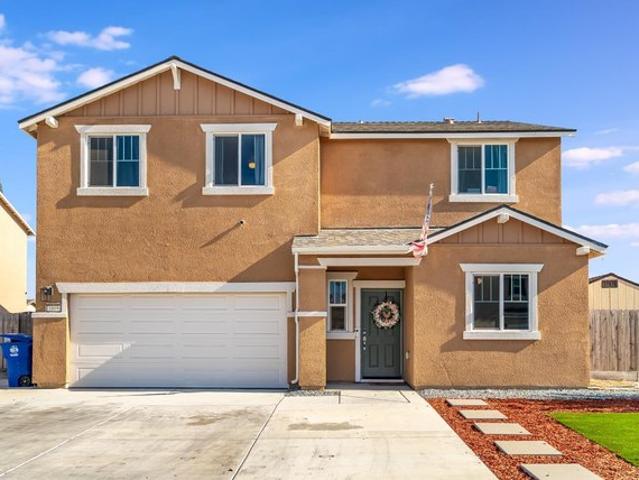 1869 E Gum Ave, Reedley, CA 93654