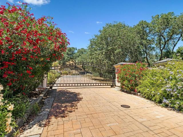 18600 Castle Ridge Drive