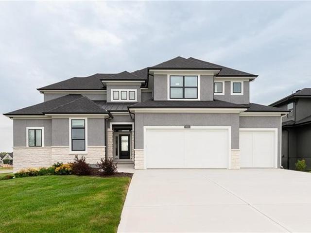 18601 Mohawk Ln, Overland Park, KS 66085