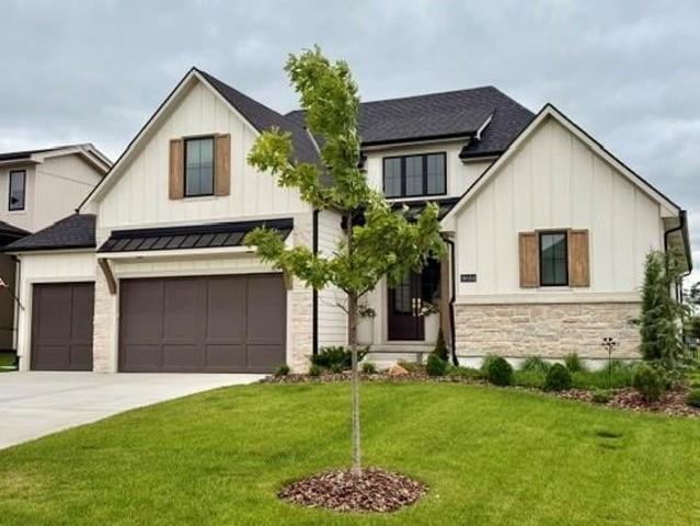18604 Howe Dr, Overland Park, KS 66085