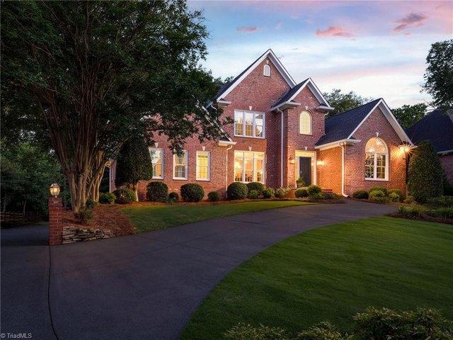 1860 Dunmore Ln, Clemmons, NC 27012