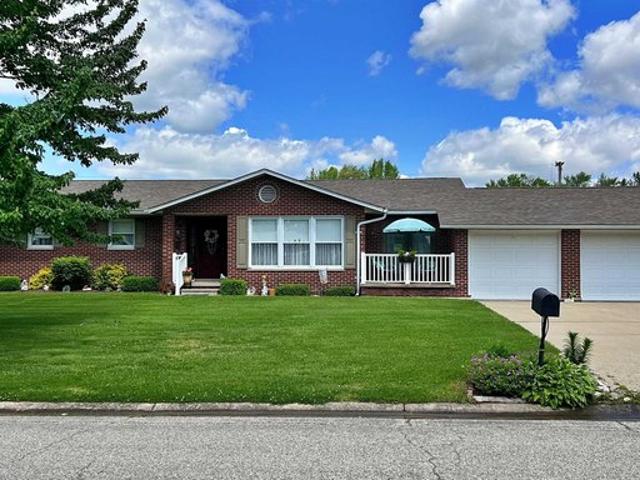 1860 Dogwood Ln, Linton, IN 47441
