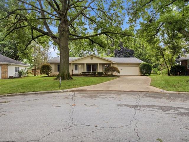1860 E Meadow Dr, Springfield, MO 65804