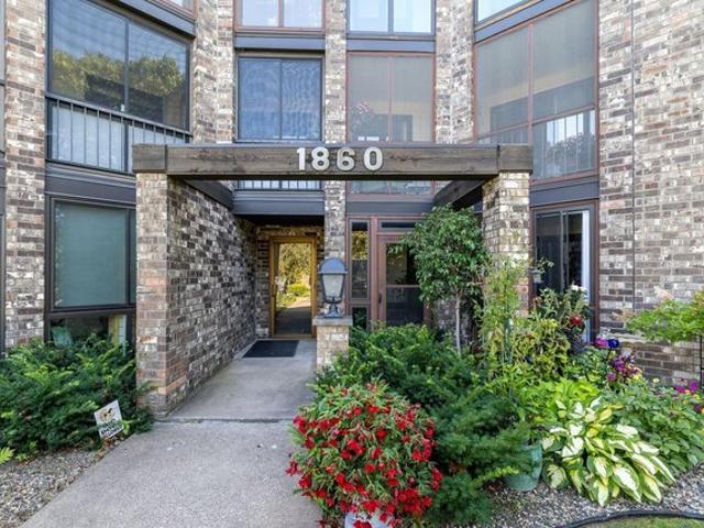 1860 Eagle Ridge Dr Unit W304, Mendota Heights, MN 55118