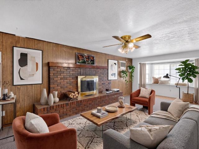 1860 Elena Circle SW