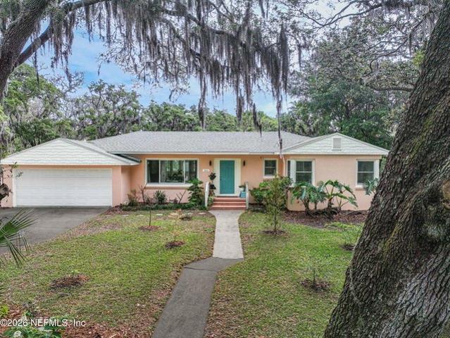 1860 Highland Dr, Fernandina Beach, FL 32034