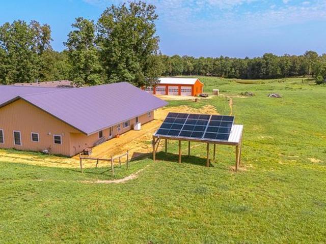 1860 Pencil Factory Rd, Big Sandy, TN 38221