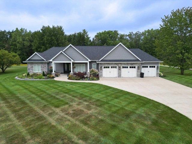 1860 S Beyer Rd, Saginaw, MI 48601