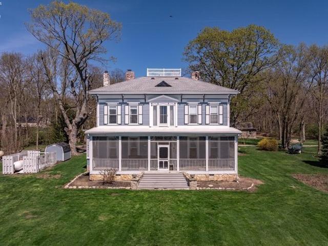 1860 S Shore Dr, Middle Bass Island, OH 43446