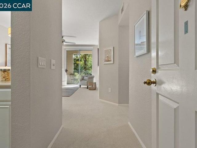1860 Tice Creek Dr Apt 1206, Walnut Creek, CA 94595