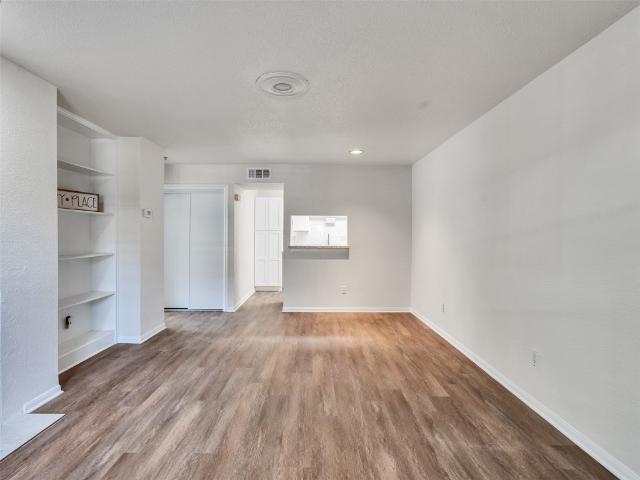 1860 White Oak Drive 333