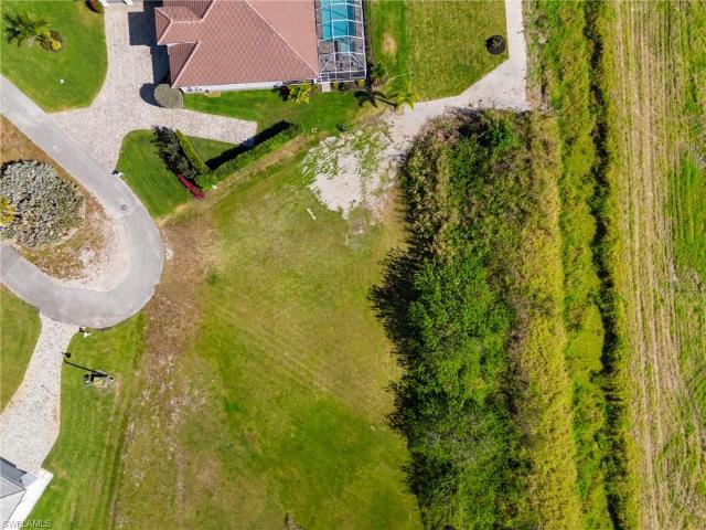18613 Candletree Ct, Naples, FL 34114 | MLS #225033 | Compass