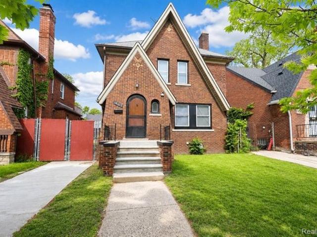 18613 Santa Rosa Dr, Detroit, MI 48221