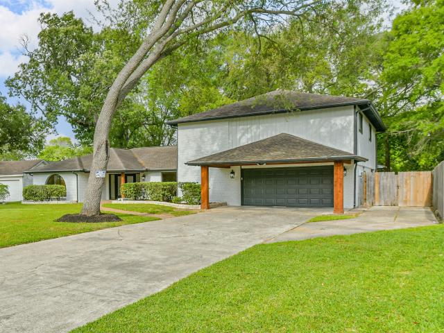 18610 Martinique Dr, Houston, TX 77058 | MLS #58650 | Compass