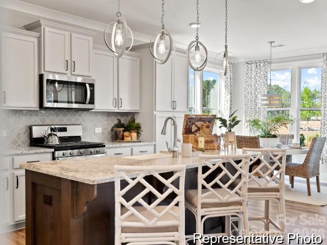 1861 Climbing Rose Court # 18