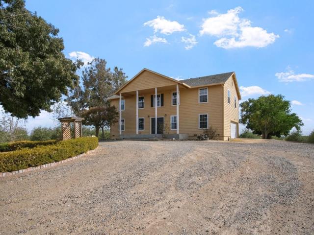 18624 Lake Rd, Hickman, CA