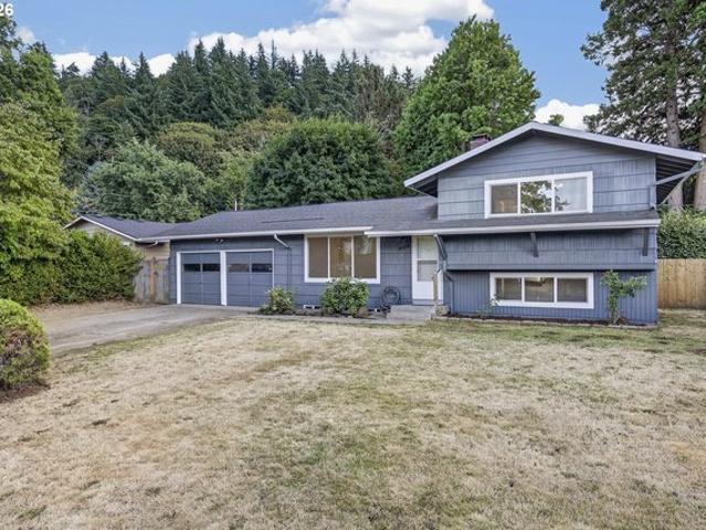 18624 SE Clinton St, Gresham, OR 97030