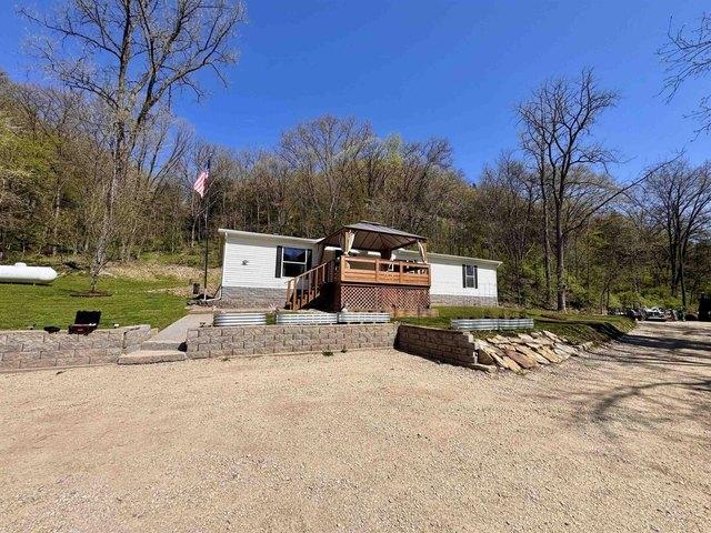 1862 Village Creek Dr, Lansing, IA 52151