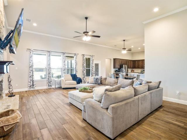 1863 Meadowbrook Lane