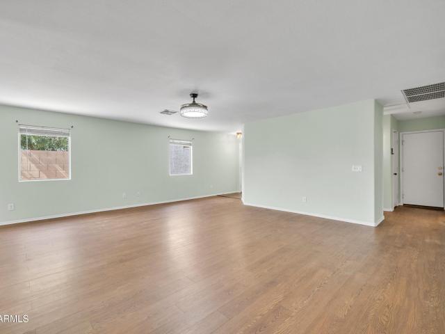 1863 e cowboy cove trail
