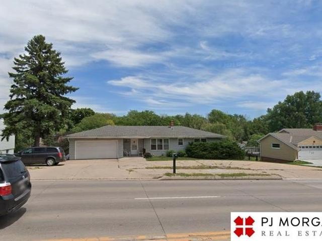 1863 S 90th St, Omaha, NE 68124