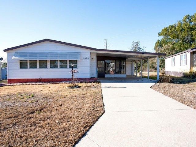 1863 W Schwartz Blvd, Lady Lake, FL 32159